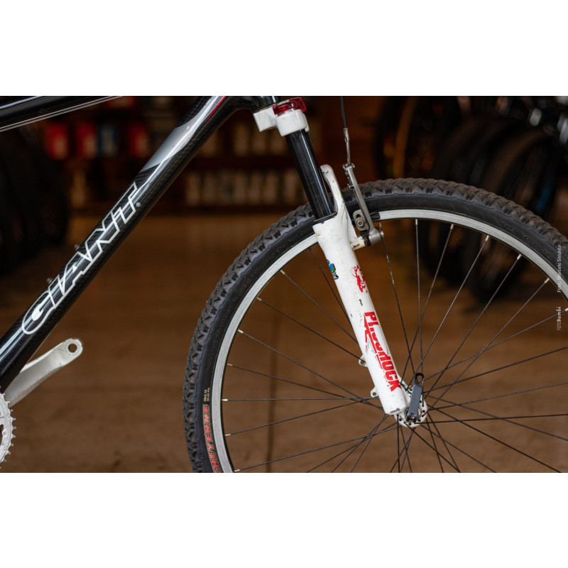 BICICLETA MTB ARO 26 GIANT XTC C2 CARBONO PRETA 27V TAMANHO 17"